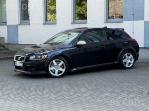 Black Volvo C30 2008 in Jelgava, with an engine capacity of 2.40 L and mileage of 373 thousand km for 3250 €, photo 10 on AUTOMOTO.COM.LV