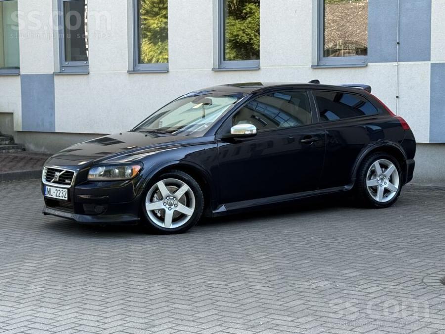 Black Volvo C30 2008 in Jelgava, with an engine capacity of 2.40 L and mileage of 373 thousand km for 3250 €, photo 10 on AUTOMOTO.COM.LV