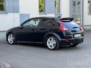 Black Volvo C30 2008 in Jelgava, with an engine capacity of 2.40 L and mileage of 373 thousand km for 3250 €, photo 13 on AUTOMOTO.COM.LV