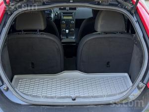 Black Volvo C30 2008 in Jelgava, with an engine capacity of 2.40 L and mileage of 373 thousand km for 3250 €, photo 23 on AUTOMOTO.COM.LV