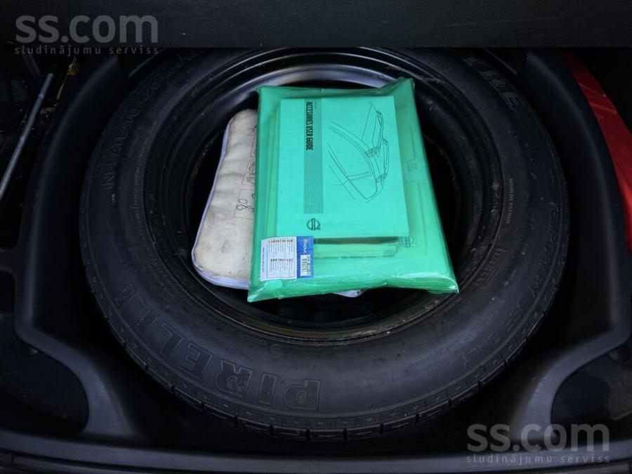 Black Volvo C30 2008 in Jelgava, with an engine capacity of 2.40 L and mileage of 373 thousand km for 3250 €, photo 24 on AUTOMOTO.COM.LV