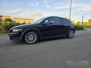 Black Volvo C30 2008 in Daugavpils, with an engine capacity of 2.00 L and mileage of 326 thousand km for 2200 €, photo 3 on AUTOMOTO.COM.LV