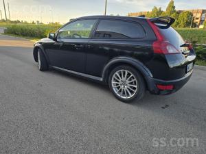 Black Volvo C30 2008 in Daugavpils, with an engine capacity of 2.00 L and mileage of 326 thousand km for 2200 €, photo 5 on AUTOMOTO.COM.LV