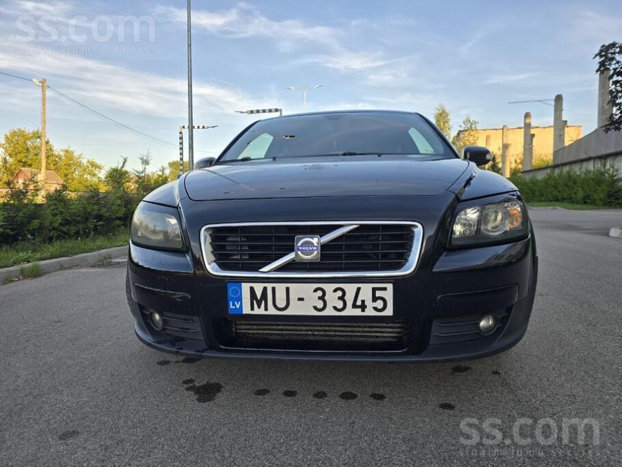 Black Volvo C30 2008 in Daugavpils, with an engine capacity of 2.00 L and mileage of 326 thousand km for 2200 €, photo 6 on AUTOMOTO.COM.LV