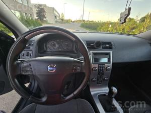 Black Volvo C30 2008 in Daugavpils, with an engine capacity of 2.00 L and mileage of 326 thousand km for 2200 €, photo 7 on AUTOMOTO.COM.LV