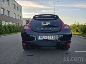 Black Volvo C30 2008 in Daugavpils, with an engine capacity of 2.00 L and mileage of 326 thousand km for 2200 €, photo 8 on AUTOMOTO.COM.LV