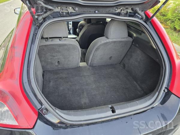 Black Volvo C30 2008 in Daugavpils, with an engine capacity of 2.00 L and mileage of 326 thousand km for 2200 €, photo 8 on AUTOMOTO.COM.LV