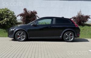 Melns Volvo C30 2009 Rīga, ar dzinēja tilpumu 2.40 L un nobraukumu 259 tūkst. km par 3695 €, foto 2 vietnē AUTOMOTO.COM.LV