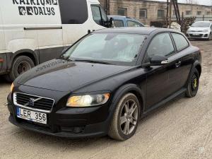 Melns Volvo C30 2009 Šauļi, ar dzinēja tilpumu 1.60 L un nobraukumu 301 tūkst. km par 750 €, foto  vietnē AUTOMOTO.COM.LV