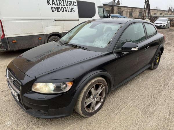 Melns Volvo C30 2009 Šauļi, ar dzinēja tilpumu 1.60 L un nobraukumu 301 tūkst. km par 750 €, foto 2 vietnē AUTOMOTO.COM.LV