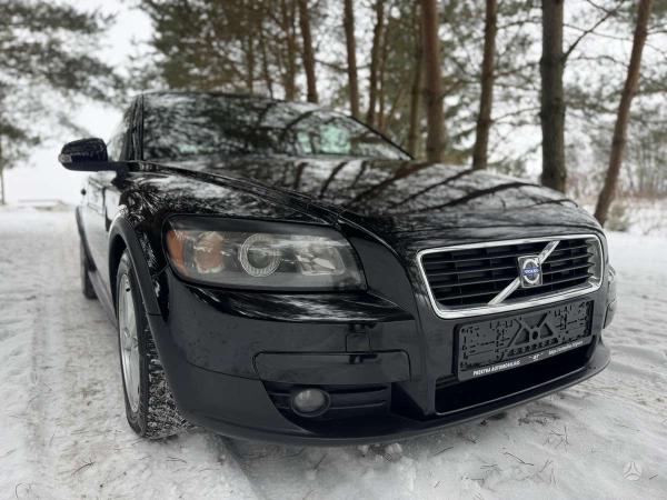 Black Volvo C30 2009 in Alytus, with an engine capacity of 1.60 L and mileage of 273 thousand km for 1999 €, photo 10 on AUTOMOTO.COM.LV