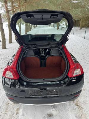 Melns Volvo C30 2009 Alīta, ar dzinēja tilpumu 1.60 L un nobraukumu 273 tūkst. km par 1999 €, foto 16 vietnē AUTOMOTO.COM.LV