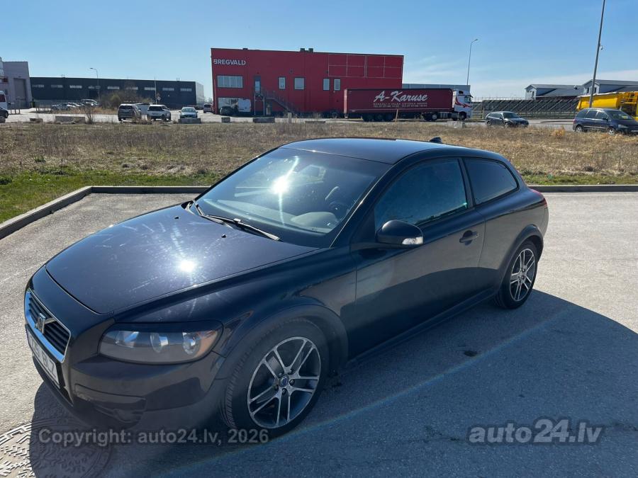 Black Volvo C30 2009 in Tartu, with an engine capacity of 2.00 L and mileage of 330 thousand km for 1499 €, photo 4 on AUTOMOTO.COM.LV