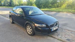 Black Volvo C30 2009 in Daugavpils, with an engine capacity of 1.60 L and mileage of 225 thousand km for 3100 €, photo 4 on AUTOMOTO.COM.LV