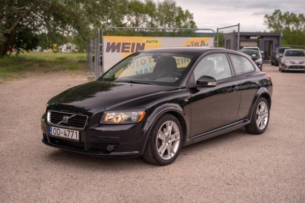 Black Volvo C30 2009 in Riga, with an engine capacity of 1.60 L and mileage of 263 thousand km for 3200 €, photo 1 on AUTOMOTO.COM.LV