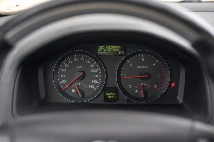 Melns Volvo C30 2009 Rīga, ar dzinēja tilpumu 1.60 L un nobraukumu 263 tūkst. km par 3200 €, foto 14 vietnē AUTOMOTO.COM.LV