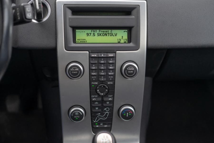 Melns Volvo C30 2009 Rīga, ar dzinēja tilpumu 1.60 L un nobraukumu 263 tūkst. km par 3200 €, foto 15 vietnē AUTOMOTO.COM.LV
