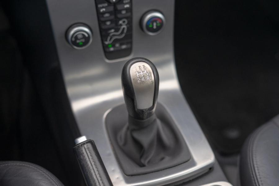 Melns Volvo C30 2009 Rīga, ar dzinēja tilpumu 1.60 L un nobraukumu 263 tūkst. km par 3200 €, foto 16 vietnē AUTOMOTO.COM.LV