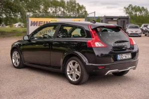 Melns Volvo C30 2009 Liepāja, ar dzinēja tilpumu 1.60 L un nobraukumu 263 tūkst. km par 2800 €, foto 3 vietnē AUTOMOTO.COM.LV