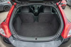 Melns Volvo C30 2009 Liepāja, ar dzinēja tilpumu 1.60 L un nobraukumu 263 tūkst. km par 2800 €, foto 10 vietnē AUTOMOTO.COM.LV