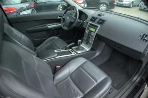 Melns Volvo C30 2009 Liepāja, ar dzinēja tilpumu 1.60 L un nobraukumu 263 tūkst. km par 2800 €, foto 12 vietnē AUTOMOTO.COM.LV