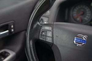 Melns Volvo C30 2009 Liepāja, ar dzinēja tilpumu 1.60 L un nobraukumu 263 tūkst. km par 2800 €, foto 17 vietnē AUTOMOTO.COM.LV