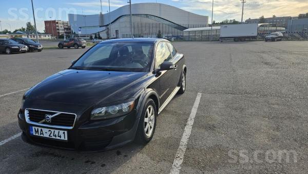 Black Volvo C30 2009 in Daugavpils, with an engine capacity of 1.60 L and mileage of 223 thousand km for 2600 €, photo 4 on AUTOMOTO.COM.LV