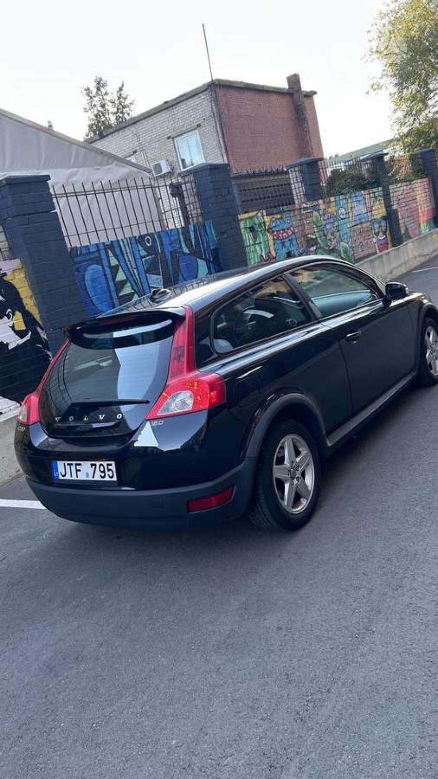 Melns Volvo C30 2009 Klaipėda, ar dzinēja tilpumu 1.56 L un nobraukumu 225 tūkst. km par 2399 €, foto 5 vietnē AUTOMOTO.COM.LV
