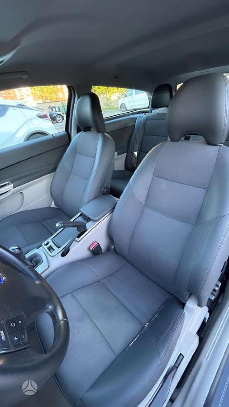 Melns Volvo C30 2009 Klaipėda, ar dzinēja tilpumu 1.56 L un nobraukumu 225 tūkst. km par 2399 €, foto 12 vietnē AUTOMOTO.COM.LV