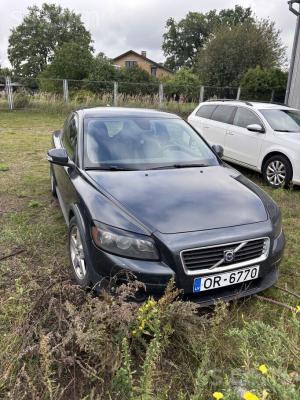 Black Volvo C30 2009 in Jurmala, with an engine capacity of 1.60 L and mileage of 369 thousand km for 1550 €, photo  on AUTOMOTO.COM.LV