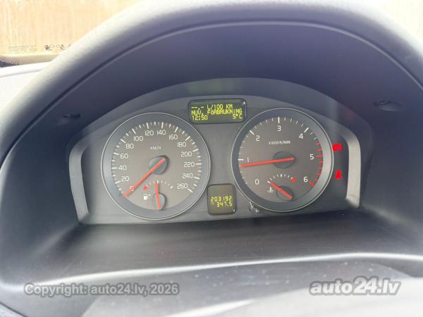 Черный Вольво Ц30 2010 в Таллин, объемом двигателя 1.60 л и пробегом 204 тыс. км за 3999 €, фото 11 на AUTOMOTO.COM.LV