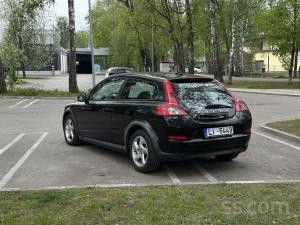 Melns Volvo C30 2010 Rīga, ar dzinēja tilpumu 2.00 L un nobraukumu 245 tūkst. km par 3500 €, foto 3 vietnē AUTOMOTO.COM.LV