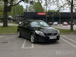 Melns Volvo C30 2010 Rīga, ar dzinēja tilpumu 2.00 L un nobraukumu 245 tūkst. km par 3500 €, foto 5 vietnē AUTOMOTO.COM.LV