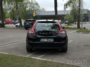 Melns Volvo C30 2010 Rīga, ar dzinēja tilpumu 2.00 L un nobraukumu 245 tūkst. km par 3500 €, foto 7 vietnē AUTOMOTO.COM.LV