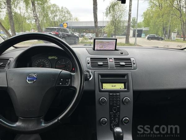 Melns Volvo C30 2010 Rīga, ar dzinēja tilpumu 2.00 L un nobraukumu 245 tūkst. km par 3500 €, foto 9 vietnē AUTOMOTO.COM.LV