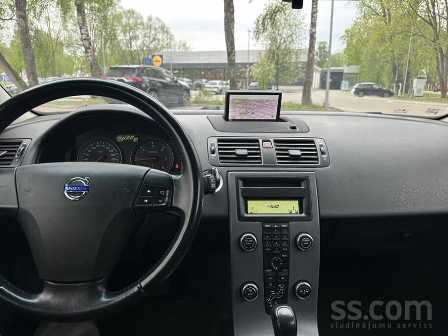 Melns Volvo C30 2010 Rīga, ar dzinēja tilpumu 2.00 L un nobraukumu 245 tūkst. km par 3500 €, foto 10 vietnē AUTOMOTO.COM.LV