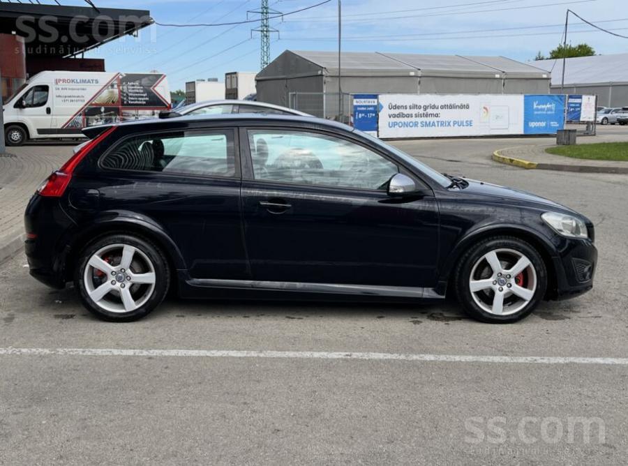 Melns Volvo C30 2010 Rīga, ar dzinēja tilpumu 1.60 L un nobraukumu 248 tūkst. km par 3150 €, foto 3 vietnē AUTOMOTO.COM.LV