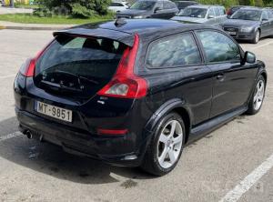 Melns Volvo C30 2010 Rīga, ar dzinēja tilpumu 1.60 L un nobraukumu 248 tūkst. km par 3150 €, foto 4 vietnē AUTOMOTO.COM.LV