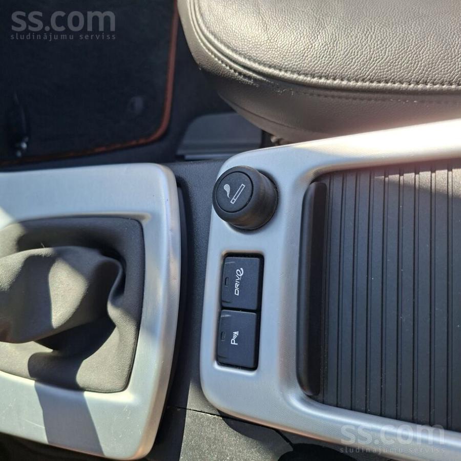 Melns Volvo C30 2010 Jelgava, ar dzinēja tilpumu 1.60 L un nobraukumu 370 tūkst. km par 3250 €, foto 7 vietnē AUTOMOTO.COM.LV