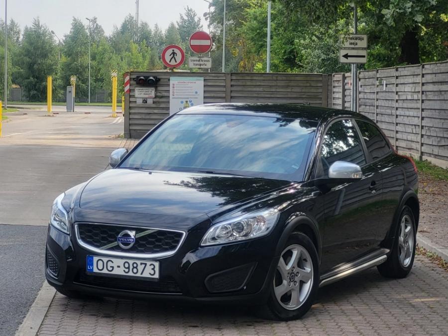Melns Volvo C30 2010 Rīga, ar dzinēja tilpumu 1.60 L un nobraukumu 194 tūkst. km par 4290 €, foto 3 vietnē AUTOMOTO.COM.LV