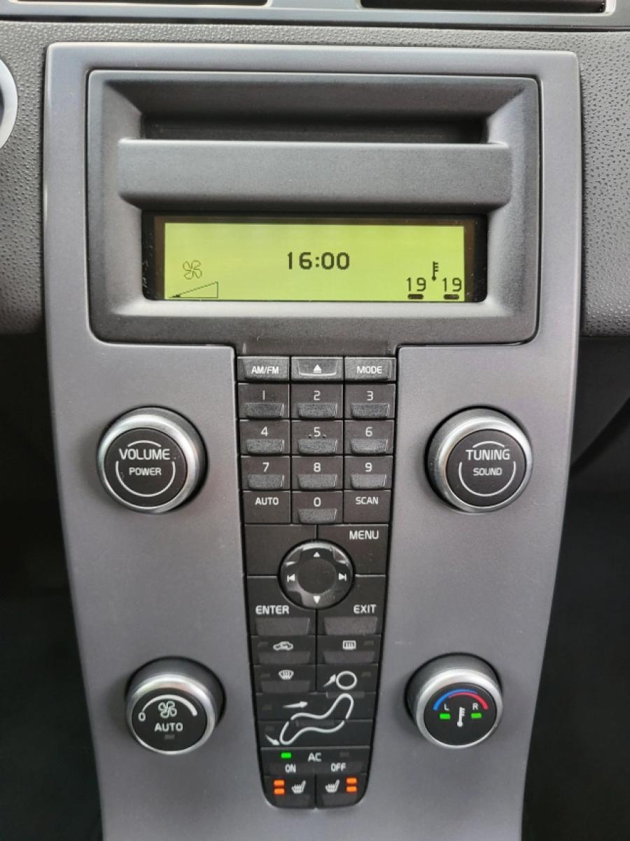 Melns Volvo C30 2010 Rīga, ar dzinēja tilpumu 1.60 L un nobraukumu 194 tūkst. km par 4290 €, foto 6 vietnē AUTOMOTO.COM.LV