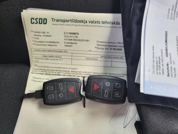 Black Volvo C30 2010 in Riga, with an engine capacity of 1.60 L and mileage of 194 thousand km for 4290 €, photo 6 on AUTOMOTO.COM.LV