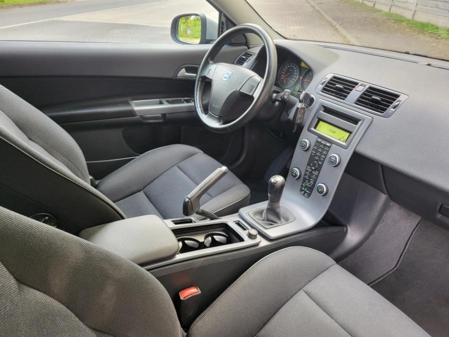 Melns Volvo C30 2010 Rīga, ar dzinēja tilpumu 1.60 L un nobraukumu 194 tūkst. km par 4290 €, foto 10 vietnē AUTOMOTO.COM.LV