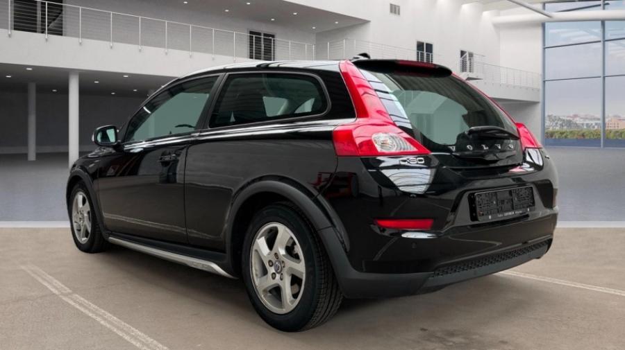 Melns Volvo C30 2010 Rīga, ar dzinēja tilpumu 1.60 L un nobraukumu 194 tūkst. km par 4290 €, foto 33 vietnē AUTOMOTO.COM.LV