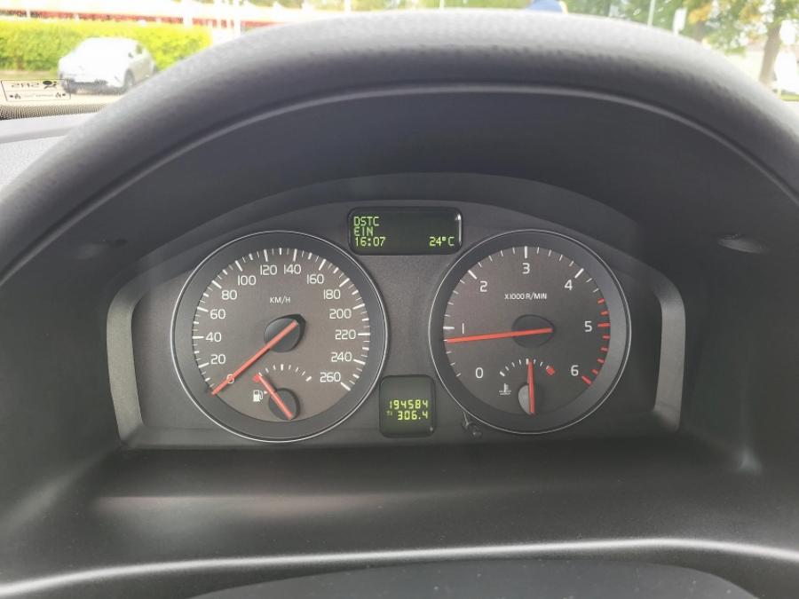 Melns Volvo C30 2010 Rīga, ar dzinēja tilpumu 1.60 L un nobraukumu 194 tūkst. km par 4290 €, foto 37 vietnē AUTOMOTO.COM.LV