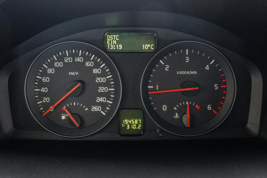 Melns Volvo C30 2010 Rīga, ar dzinēja tilpumu 1.60 L un nobraukumu 194 tūkst. km par 4290 €, foto 42 vietnē AUTOMOTO.COM.LV
