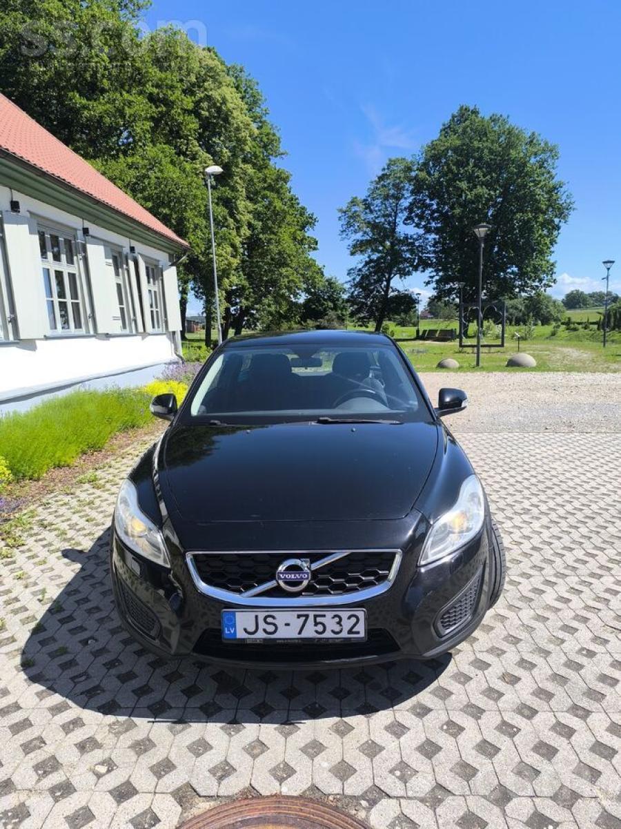Melns Volvo C30 2010 Rīga, ar dzinēja tilpumu 1.60 L un nobraukumu 213 tūkst. km par 3350 €, foto 3 vietnē AUTOMOTO.COM.LV