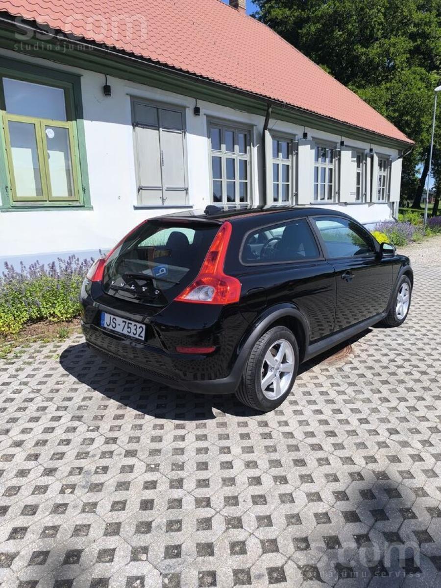 Melns Volvo C30 2010 Rīga, ar dzinēja tilpumu 1.60 L un nobraukumu 213 tūkst. km par 3350 €, foto 8 vietnē AUTOMOTO.COM.LV