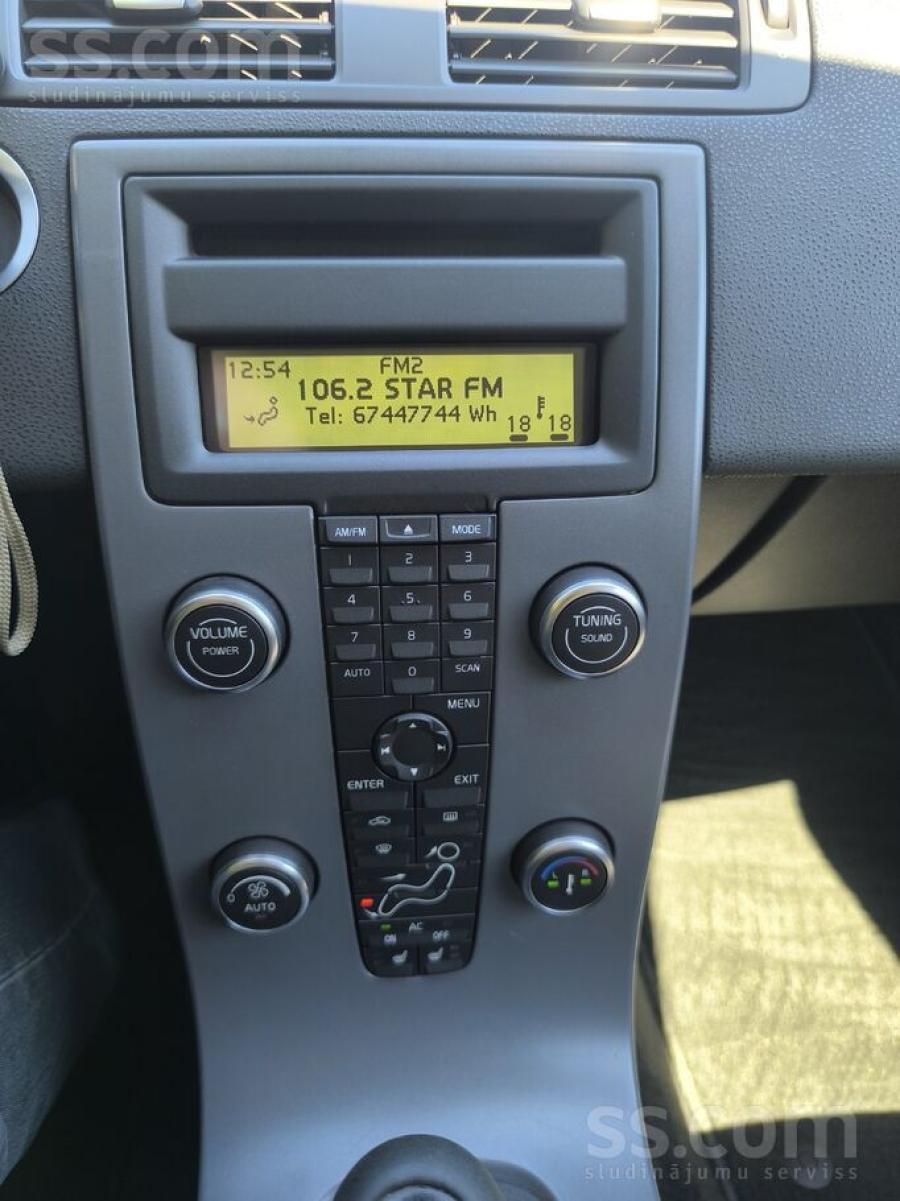 Melns Volvo C30 2010 Rīga, ar dzinēja tilpumu 1.60 L un nobraukumu 213 tūkst. km par 3350 €, foto 16 vietnē AUTOMOTO.COM.LV