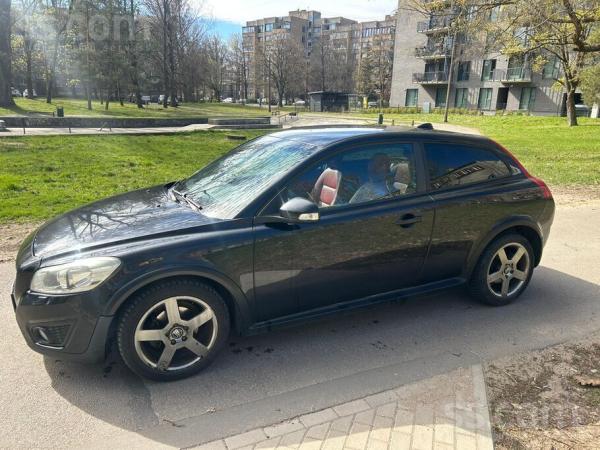 Melns Volvo C30 2010 Rīga, ar dzinēja tilpumu 2.00 L un nobraukumu 243 tūkst. km par 3650 €, foto 1 vietnē AUTOMOTO.COM.LV